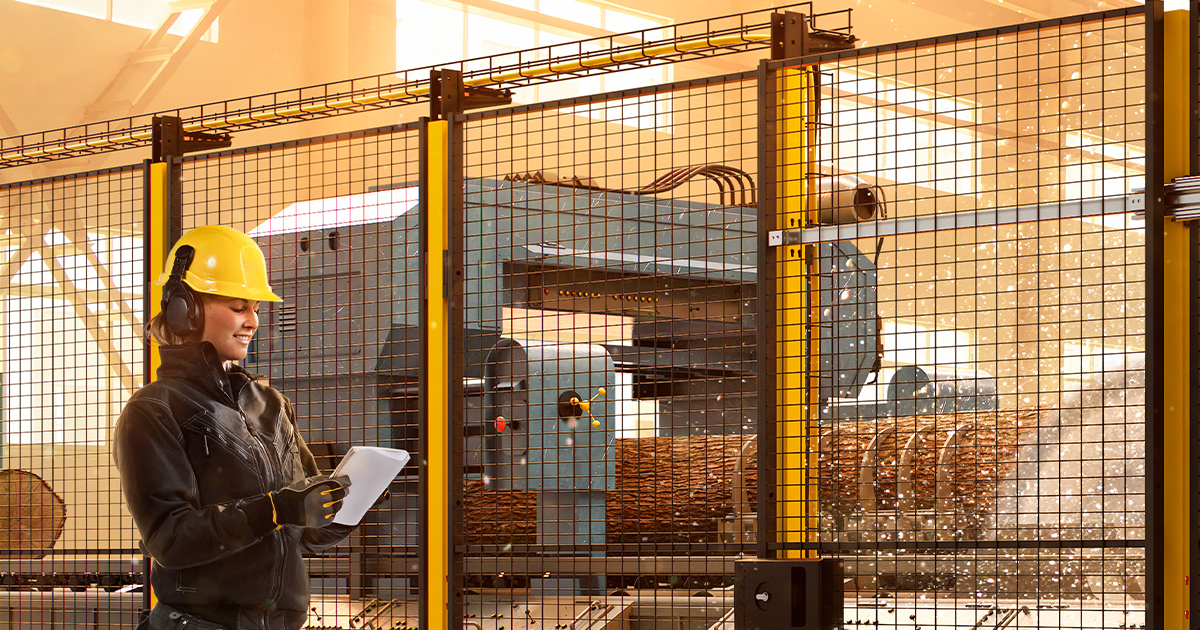 Axelent wire trays integrated with machine guards